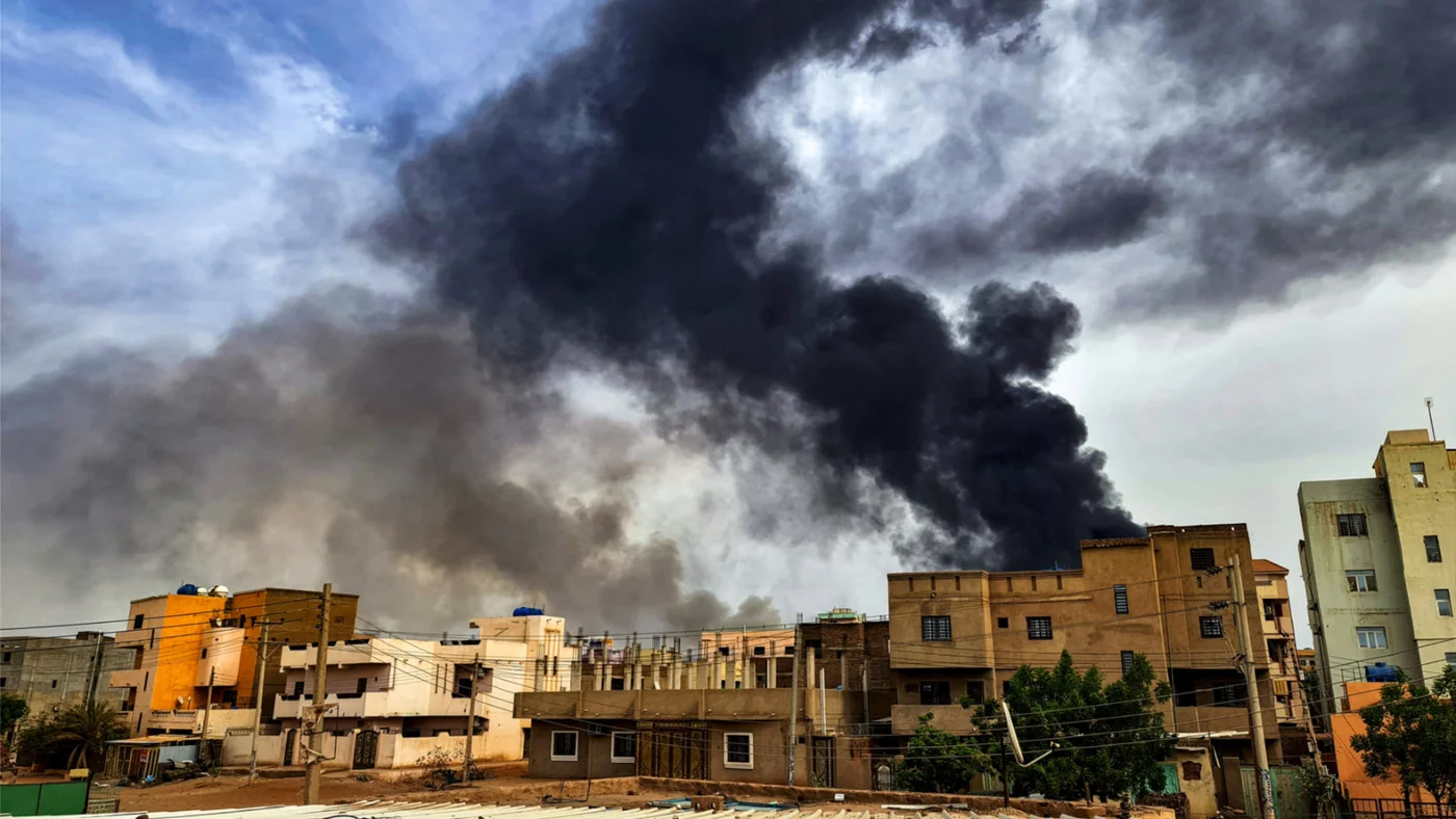 Les résidents déplacés retournent à Khartoum dévastée par la guerre ...